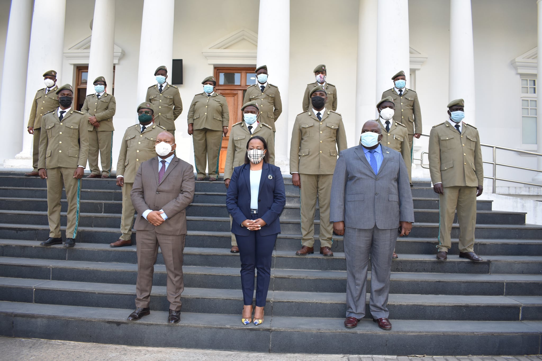 Empossados 13 novos funcionários do SERNAP - O País - A verdade como ...