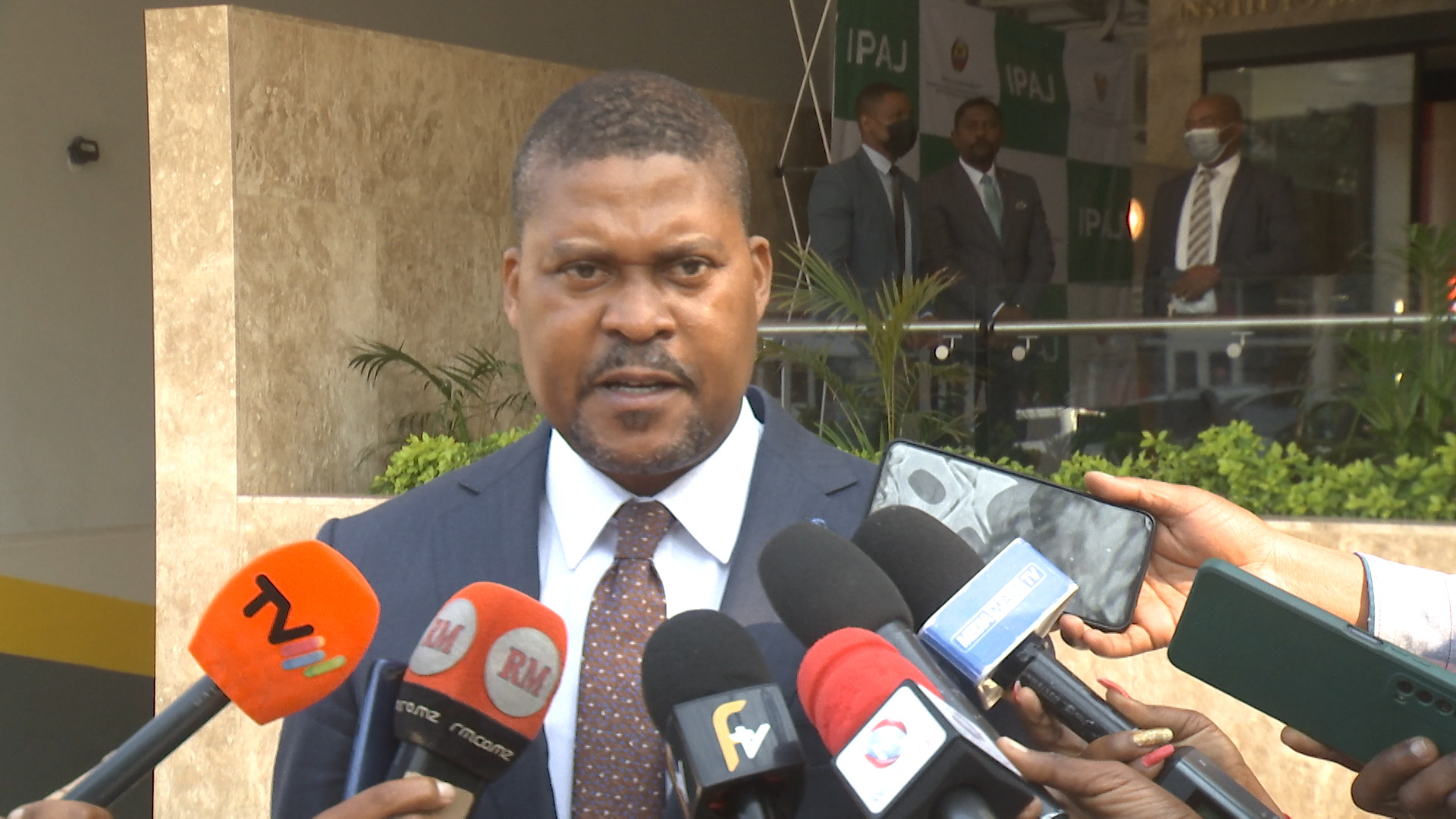 IPAJ admite que há corrupção na instituição - O País - A verdade como ...