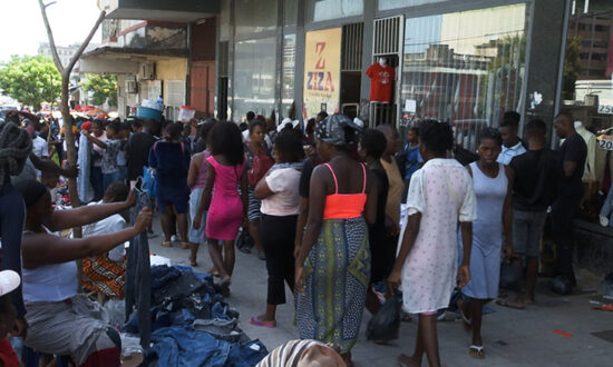 Lojas da Cidade de Maputo registam enchentes para últimas compras - O ...