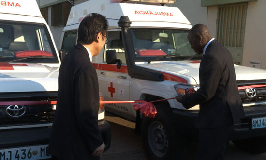 MISAU recebe 28 ambulâncias do Governo do Japão - O País - A verdade ...