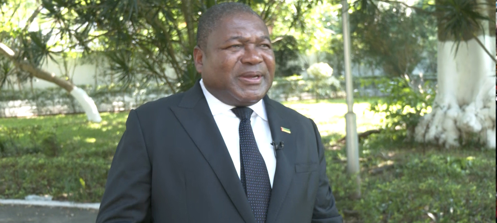 Nyusi diz que sai da ponta vermelha com sentimento de alívio - O País ...