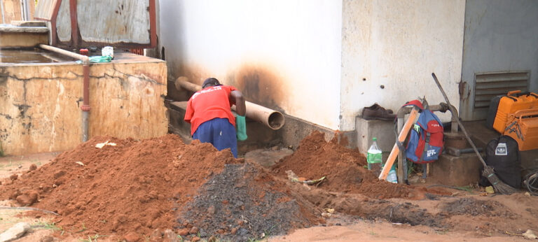 Arrancam trabalhos para resolver problema de restrição de água no ...