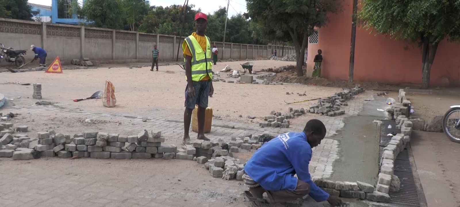 Município de Moatize investe 20 milhões para reabilitação de estradas ...
