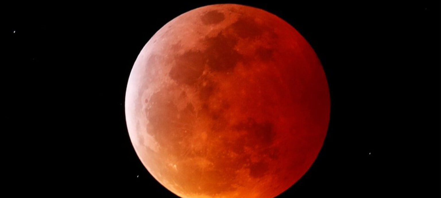 Eclipse total da lua será visível em todo o país neste domingo sem ...