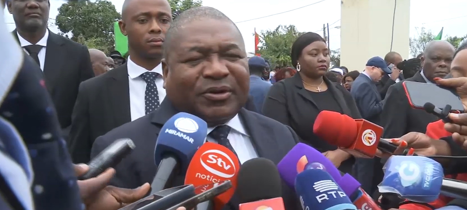 Filipe Nyusi enaltece trabalho das FADM em Cabo Delgado - O País - A ...