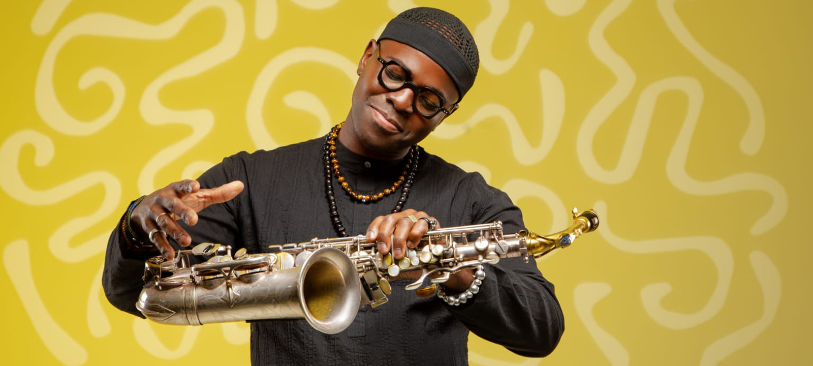 Saxofonista Ivan Mazuze sobe ao palco do CCFM com banda internacional ...
