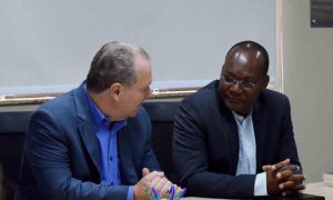 “Uns e outros” de Francisco Noa lançado na Câmara Brasileira do Livro ...